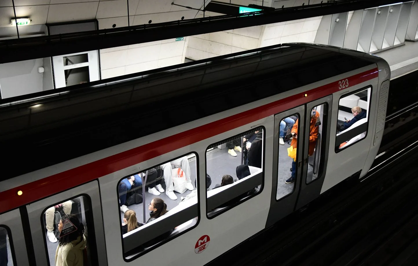 Incroyable scène à Lyon : une bagarre dans le métro déclenche un séisme ...
